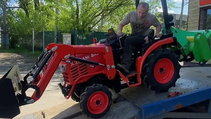 Видео Почему их не было раньше! Трактор Zimani Bx2410 #трактор # ...