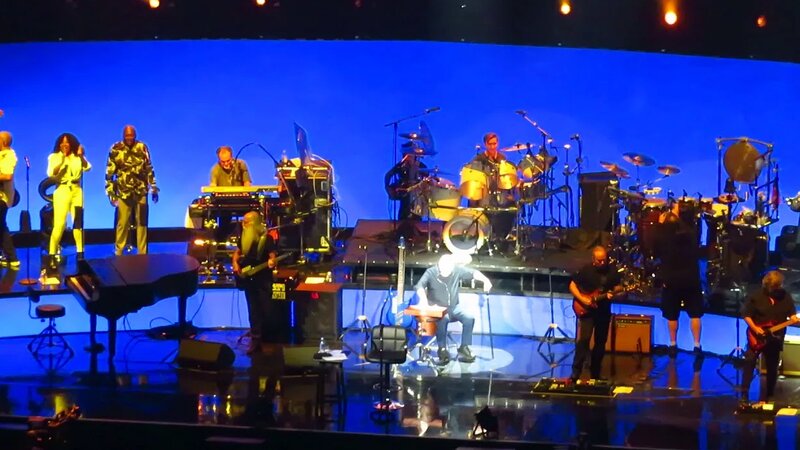 Nicholas Collins Drum Solo - Phil Collins son - LIVE - Смотреть онлайн ...