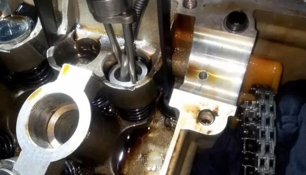 Змз409. Замена маслосъемных колпачков без снятия ГБЦ. "ЗМЗетный БДСМ ...