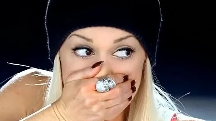 Видео Gwen Stefani - Hollaback Girl . | OK.RU - Смотреть онлайн в ...