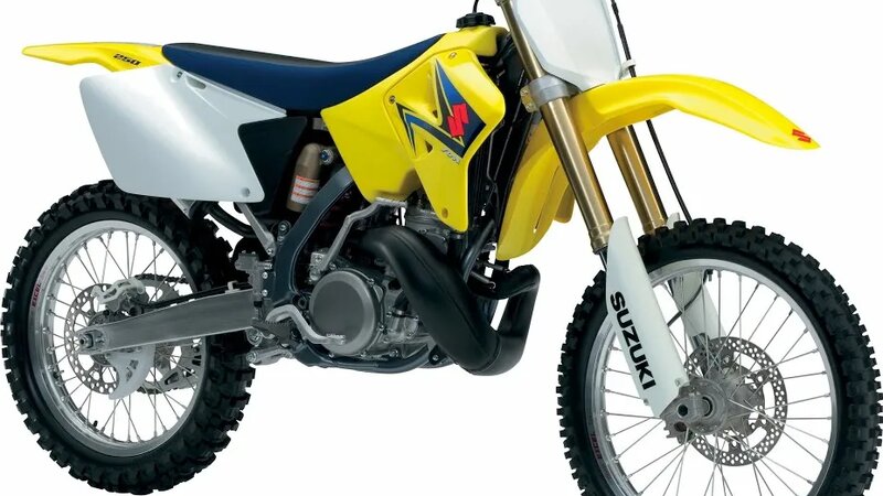 Сборка двигателя Suzuki RM 250/Assembly of the Suzuki RM 250 engine ...