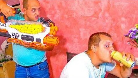 Сожрал и Выпил всю ЕДУ! Нерф Война. NERF Brothers. - Смотреть онлайн в поиске Яндекса по Видео