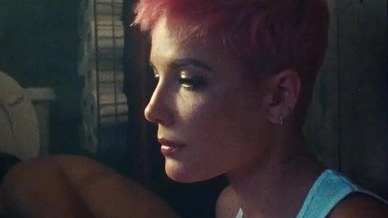 Halsey - Without Me — Видео от Музыкальная Галактика / РКН № 4965296223 ...