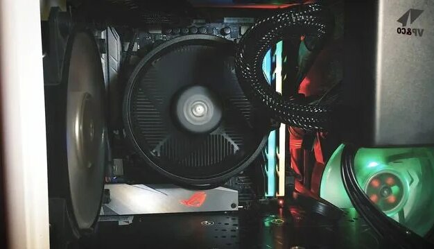 Mini-ITX Build | In Win A1 & ASUS ROG Strix X370-I Gaming - Смотреть ...