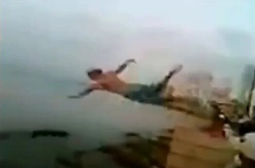 The diving face split guy | a graphic og shock video - Смотреть онлайн ...