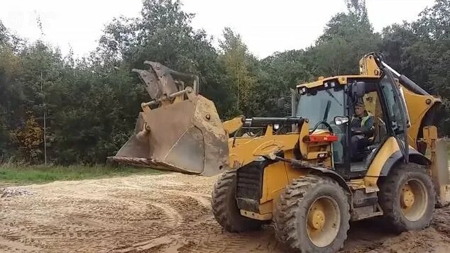 Экскаватор-погрузчик Caterpillar 434F – продается на Heavy FAIR! Видео ...
