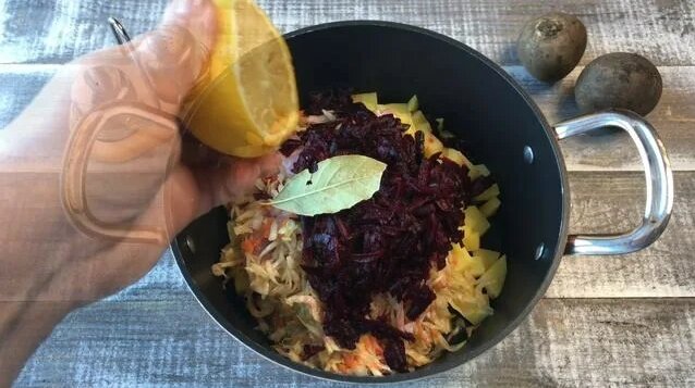 Борщ в духовке — видео рецепт. Необычный способ приготовления борща с ...