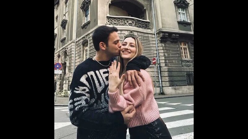 Turan Cihan Şimşek'den sokak ortasında süpriz evlilik teklifi!!#keşfet ...