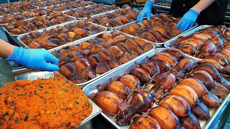 Знаменитая корейская уличная еда на берегу моря! Острый сандей из ...