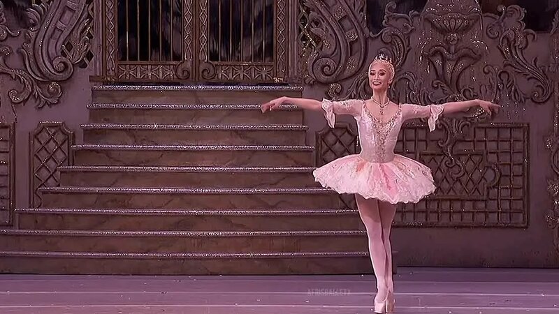 Фуми Канэко — Фея Драже «Щелкунчик»— Видео от Балет | Ballet Beautiful ...