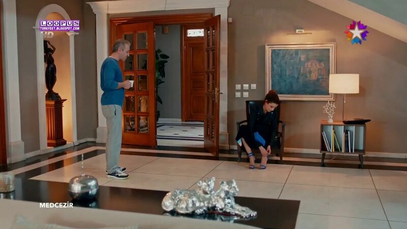 Defne Kayalar feet 2