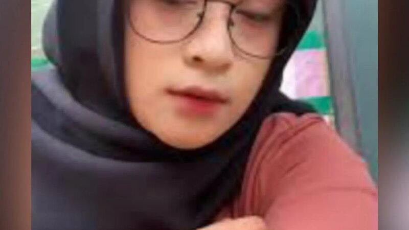 Bu Guru Salsa Viral di Twitter-TikTok, Link Video Dood Beredar: Apa Isinya? - Смотреть онлайн в ...