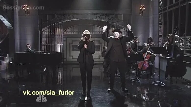 Sia - Chandelier (SNL 2015) — Видео от SIA - Смотреть онлайн в поиске ...