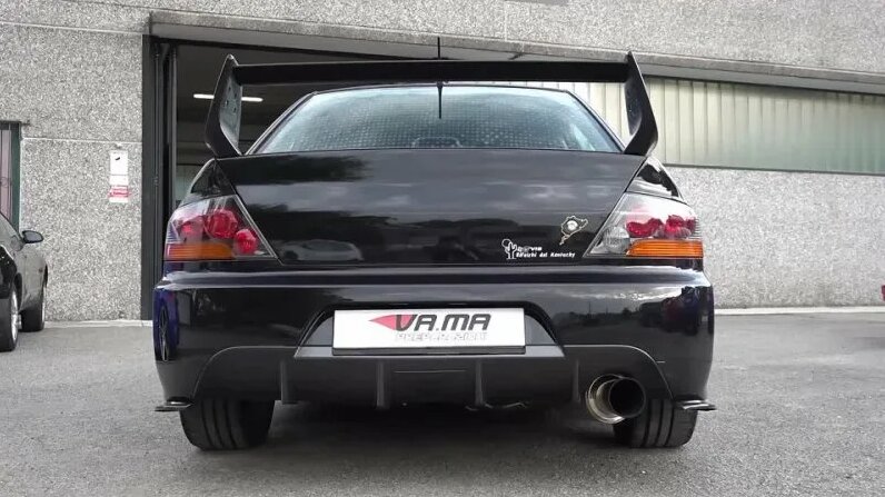 Lancer EVO VIII развивает скорость 9000 об /мин. VA.MA (более 650 л.с ...
