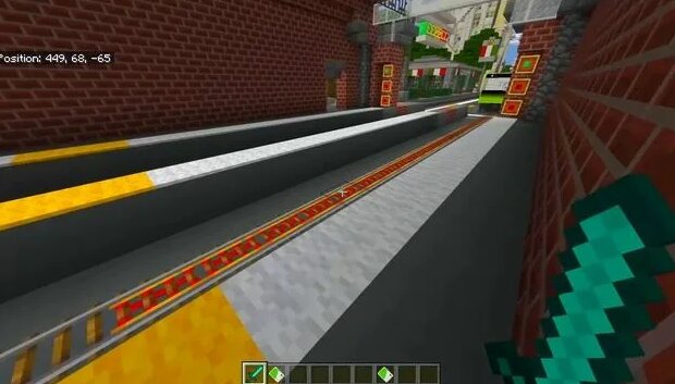 Working Trains in Minecraft PE! MCPE Realistic Trains Add-on (Bedrock ...