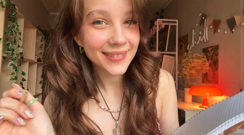 ASMR ~ Рисую тебя Близкий шепот, звуки рта — Видео от Mar1oASMR ...