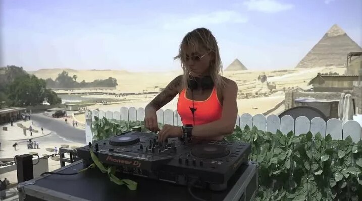 Guzova - Live from the Pyramid Melodic Techno Progressive House DJ Mix ...