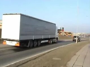 В пути шофер дальнобойщик — Видео от Roman Meier - Смотреть онлайн в ...