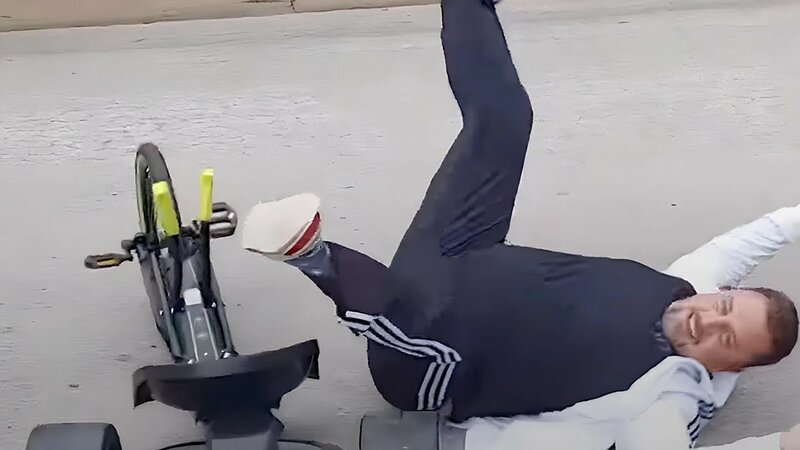 These Embarrassing Bike Fails Can't Be Real... - Yandex Video aramada ...