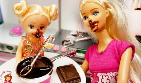 Barbie Princess Doll Chocolate Mess! Barbie and Chelsea Toddler Kitchen ...