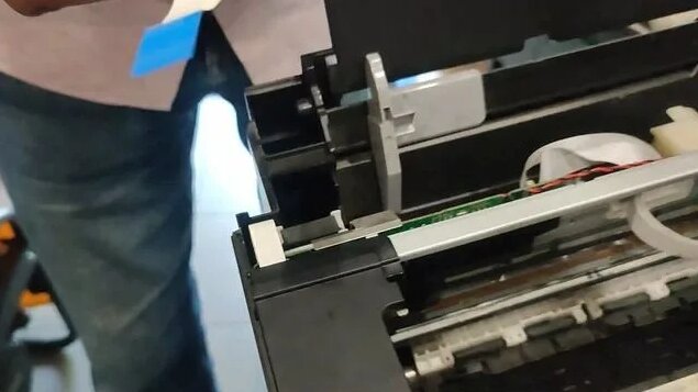 Epson L364 криво захватывает бумагу криво печатает - Смотреть онлайн в ...