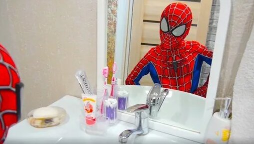 Superheroes Making Pringles and Dance with Spider Man and Hulk ...