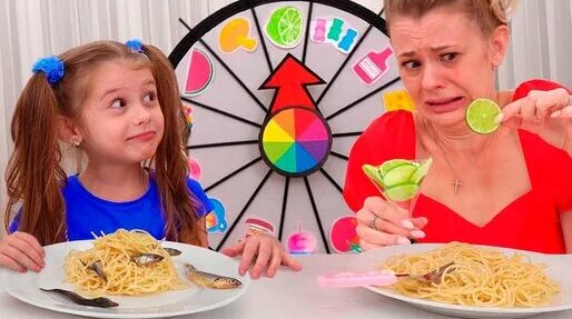 Eva Bravo Play | Eva and Mom Pretend Play Mystery Wheel of Spaghetti ...