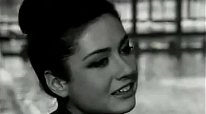 Видео Gigliola Cinquetti - Non Ho L'Età ~ Мне ещё так мало лет, 1964 v ...