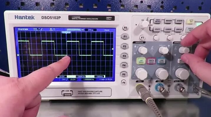 Видео Учимся работать с осциллографом на примере Hantek DSO 5102p ...