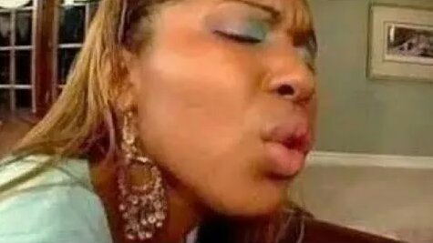 Kutombana mbaka akojoe mkojo wa utamu - Watch online in Yandex video search