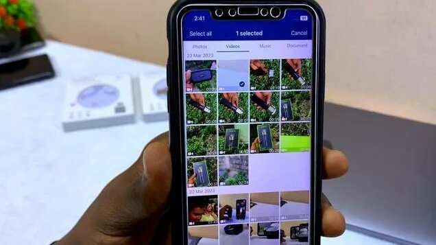 How To Use Y Disk With iPhone | Copy Photos From iPhone To Flash Drive ...