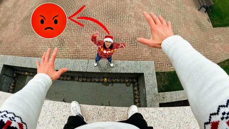 Escaping Angry MOM|Christmas (Parkour Pov Chase for Christmas ...