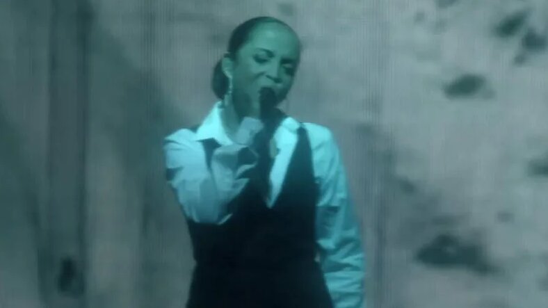 Sade - Bring Me Home (Live 2011) — Видео от Music-Radio Max-Letayev ...