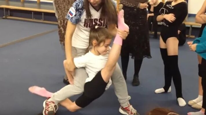 Видео Растяжка в художественной гимнастике Профессионалы | OK.RU ...