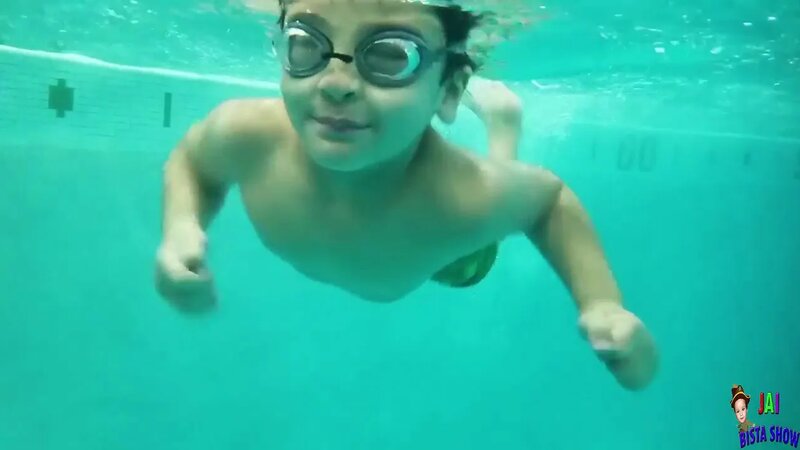 Kids Swimming under water || Kids swimming lessons || Family Swimming Fun