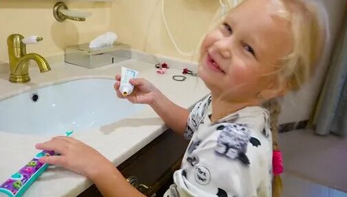 Moe ytpo my morning with cute dance routine