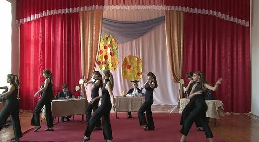 Russian teen dance in short - Watch online in Yandex video search