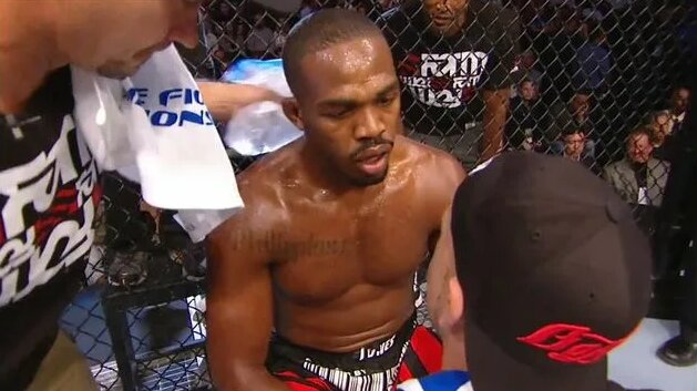 UFC 135: JON Jones VS Rampage Jackson - Jones' first title defense ...