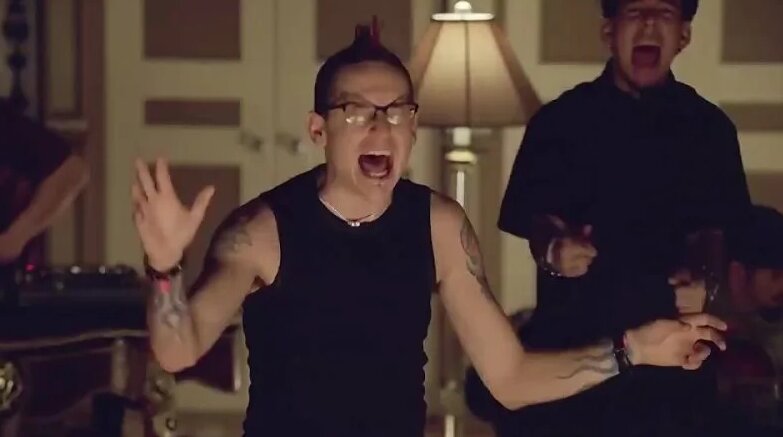 Linkin Park - Papercut (Official Music Video) — Видео от 1314 Days ...