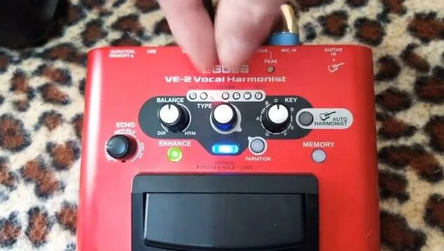 BOSS VE2 Vocal Harmonist любительский обзор и тест вокального ...