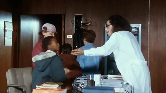 CI HAI Rotto PAPÀ Italiano Film Completo in Italiano Commedia Per ...