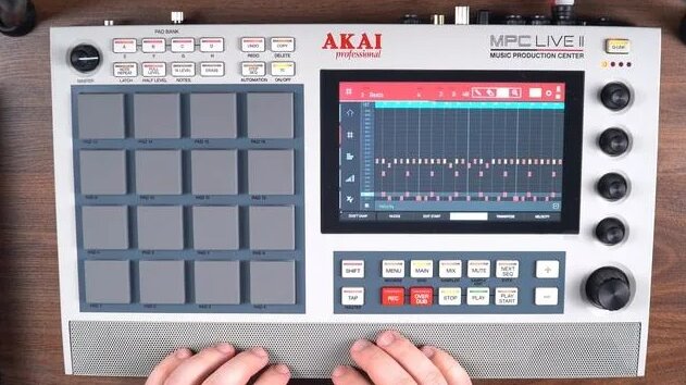 AKAI MPC LIVE 2 Retro Edition Review, Обзор, Сэмплирование на MPC ...