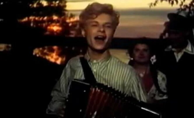 Видео Если б гармошка умела Харитонов Esli B Garmoshka Umela Russian ...