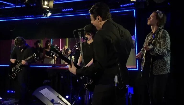 Yungblud - Bitter Sweet Symphony (The Verve cover) — Видео от 1314 Days ...