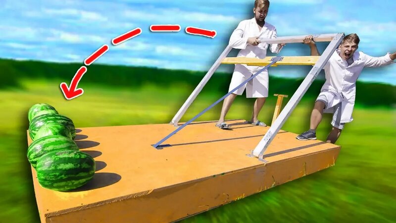 Необычные постройки - Трёхметровая Мышеловка VS Арбузы — Видео от It's ...