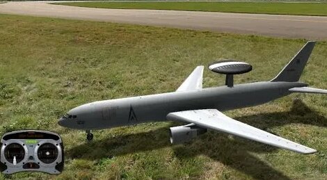 Aerobatics with a Awacs Boeing E-767 RC Turbine Model on the Phoenix RC ...