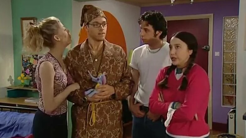 Extra Spanish. 02 Sam va de compras. — Видео от Испанский. Español ...