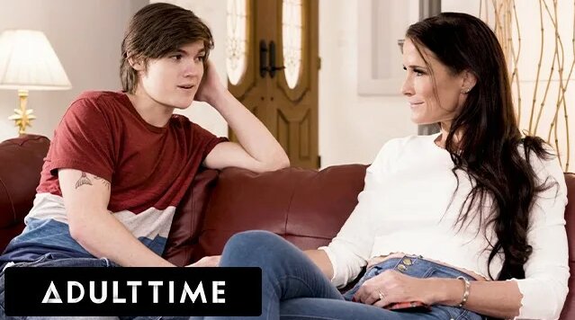 Adult TIME - Un beau-fils frais de 18 ans baise sa belle-mère Nympho Sofie Marie pour...