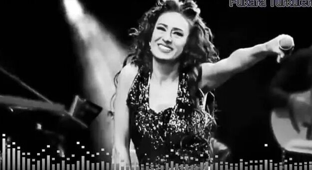 Yıldız Tilbe - Hasretim ben sana deli gibi hasretim El ele yan yana ...