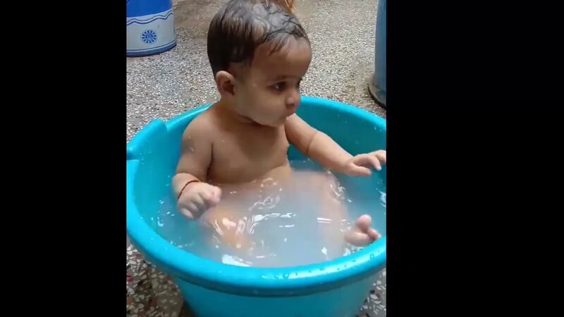Baby Bathing In Bath Tub | Baby Fun Time | Baby full masti in Water ...